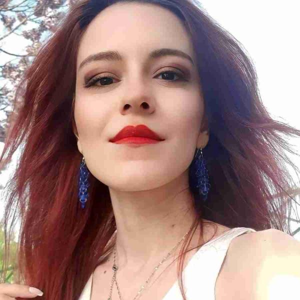 Ece Tecimer (@Ecetecimer) 1000Kitap'ta - 1000Kitap