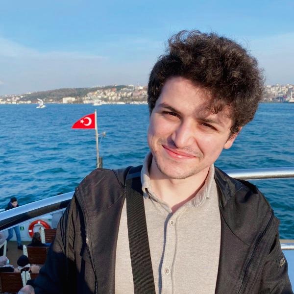Hüseyin Akdoğan (@hseyin_akdogan) - 1000Kitap