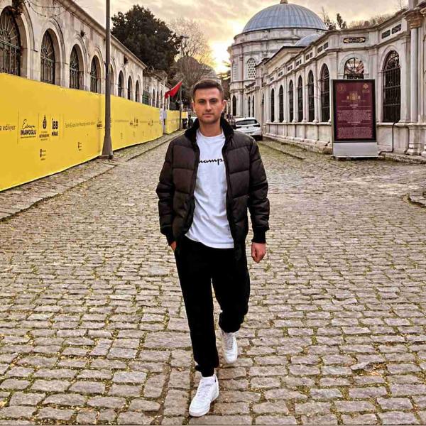 Mahir Şahin (@mahirsahiin) 1000Kitap'ta - 1000Kitap