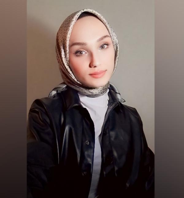 Ebru (@kararszelektron) 1000Kitap'ta - 1000Kitap