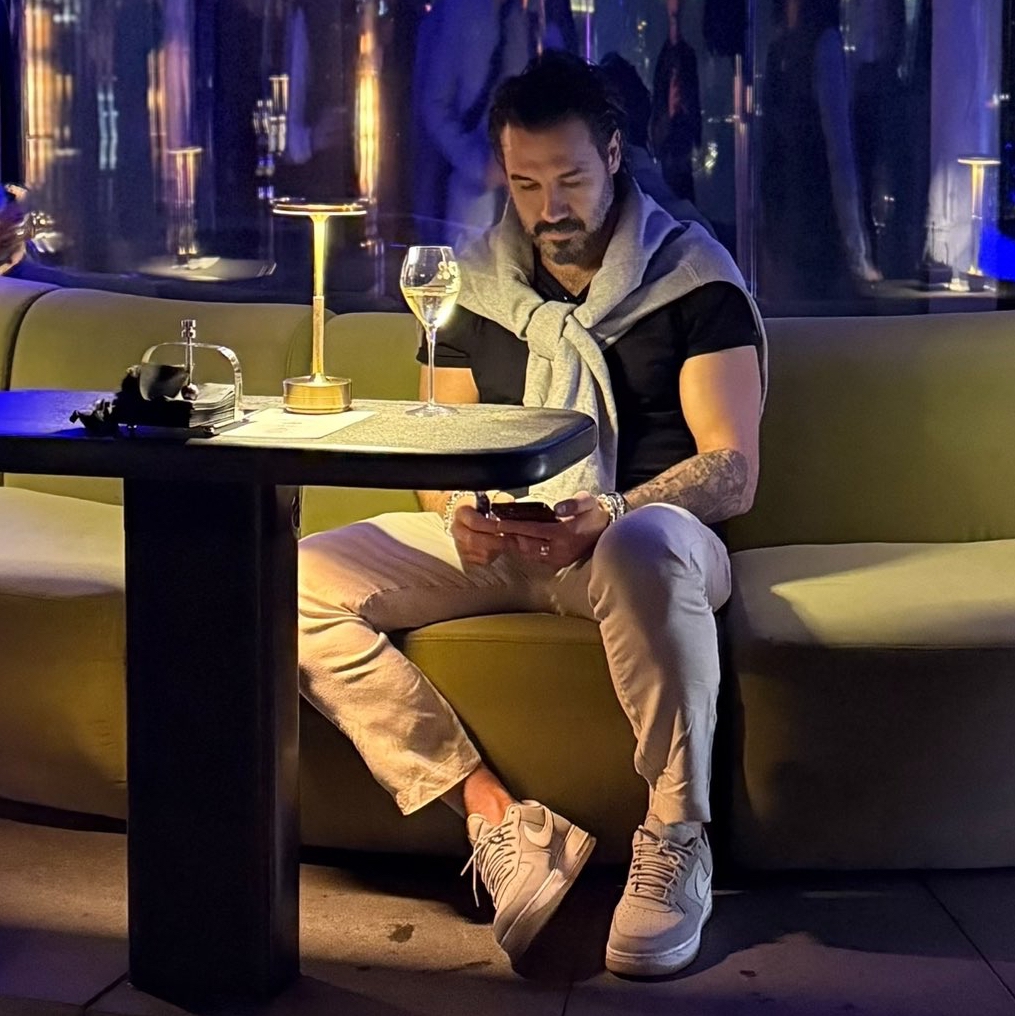 Emre Alev (@EmreAlev) 1000Kitap'ta - 1000Kitap