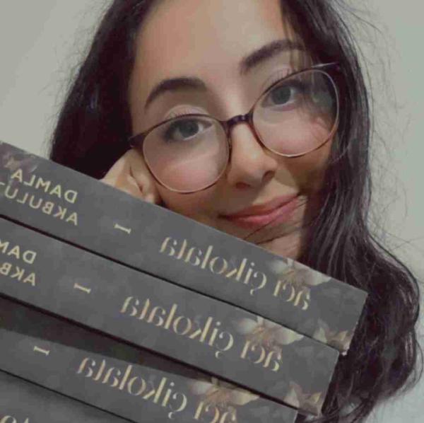 Damla Akbulut - 1000Kitap