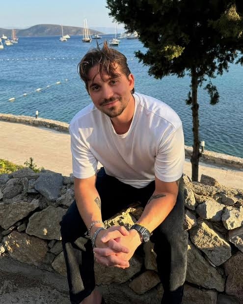 Sercan Şahin Kurtulmuş - 1000Kitap