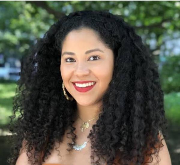 Arianna Davis - 1000Kitap