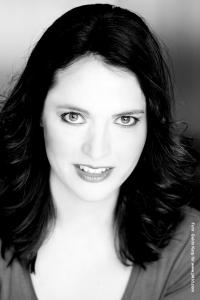 Emily Bold - 1000Kitap