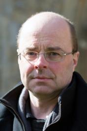 Jonathan Holt - 1000Kitap