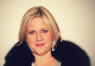 Lisa Pulitzer (Beyond Belief: My Secret Life Inside Scientology and My ...