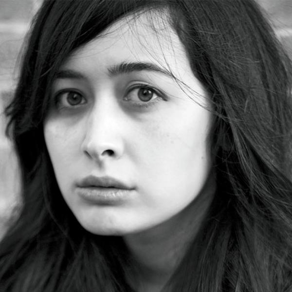 Rowan Hisayo Buchanan (Senin Gibi Zararsız kitabının yazarı) - 1000Kitap