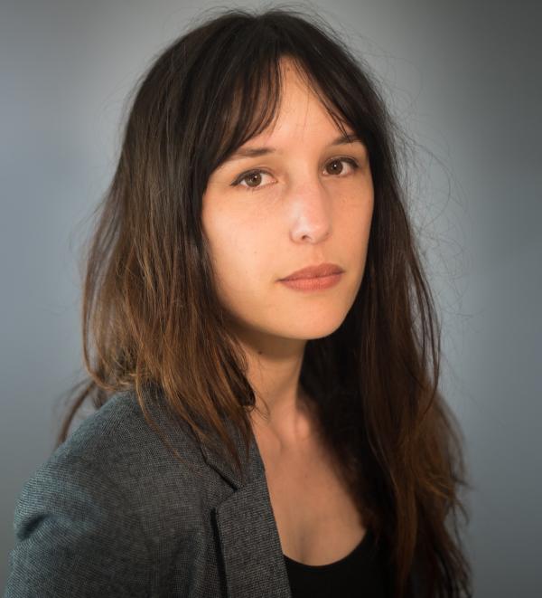 Victoria Mas - 1000Kitap