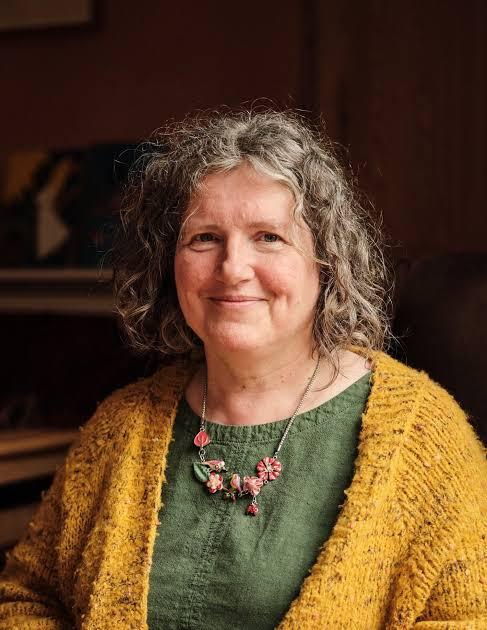 Anne Booth - 1000Kitap