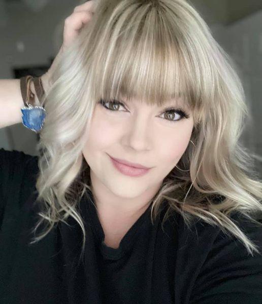 Nicole Fanning (Catalyst kitabının yazarı) - 1000Kitap