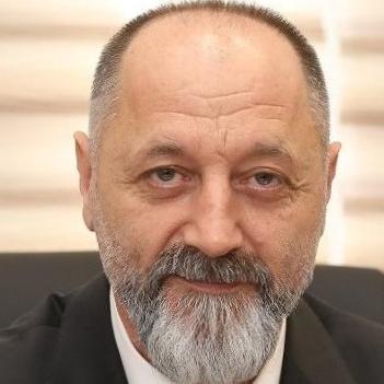 Prof. Dr. Kamil İşeri - 1000Kitap