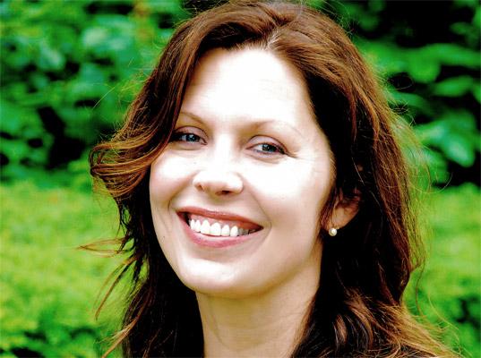 Kate Quinn (Roma'nın Metresi kitabının yazarı) - 1000Kitap