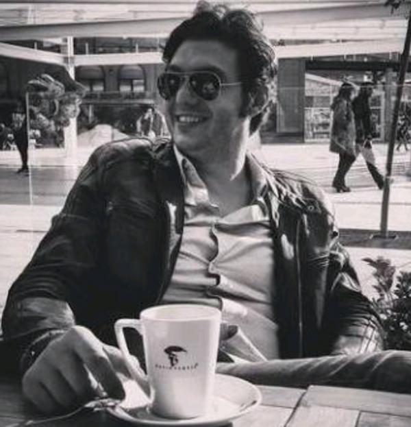 Hakkı Emre Tezcan - 1000Kitap